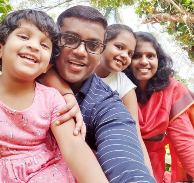 Karnataka IAS Officer Deepa Cholan Loses Parents To Covid